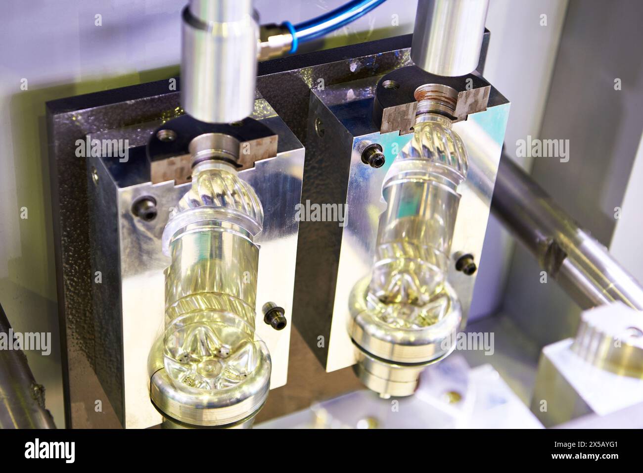 Mold of production of plastic bottles Stock Photo - Alamy