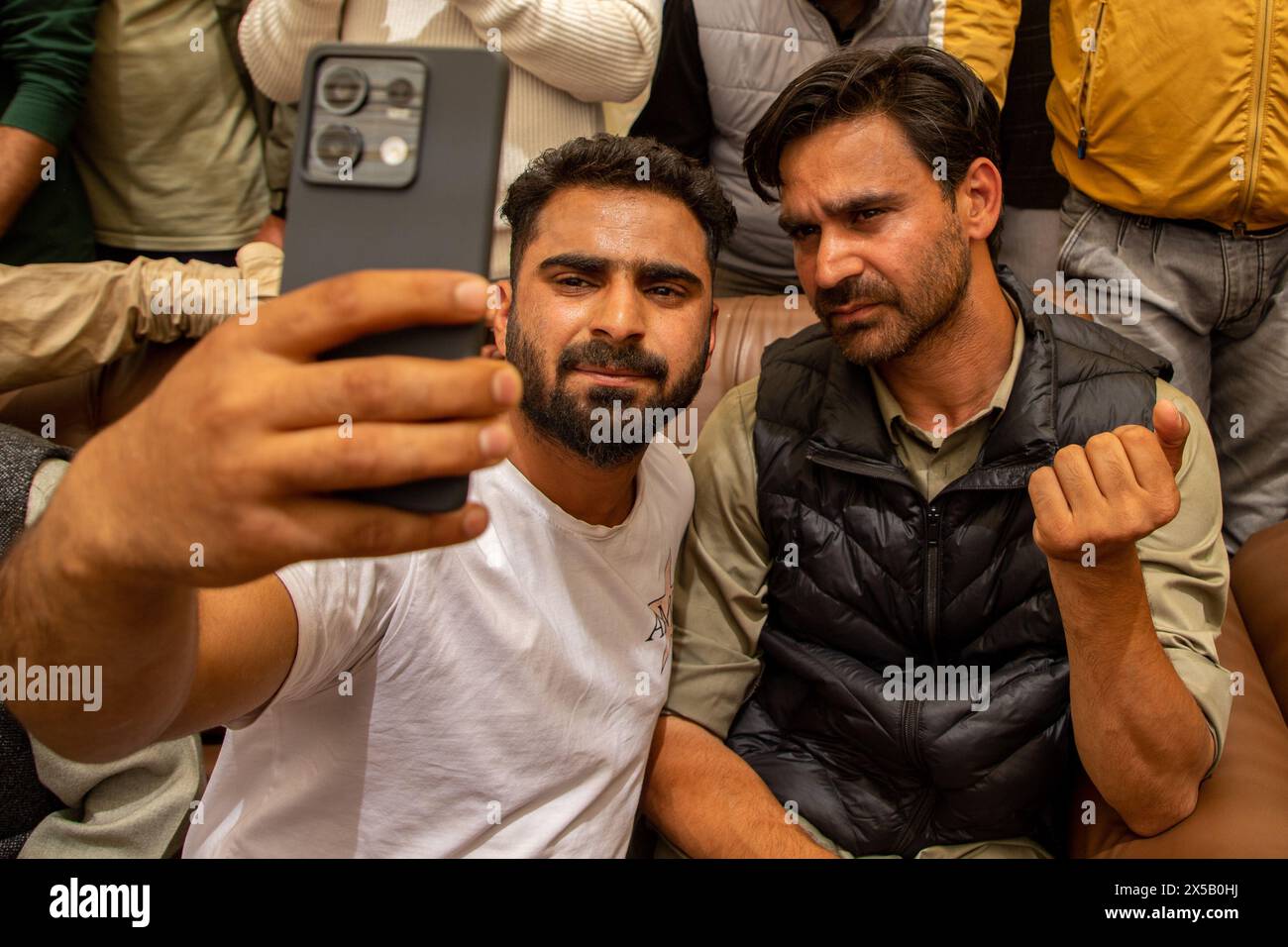 Budgam, India. 08th May, 2024. A supporter of the Jammu and Kashmir ...
