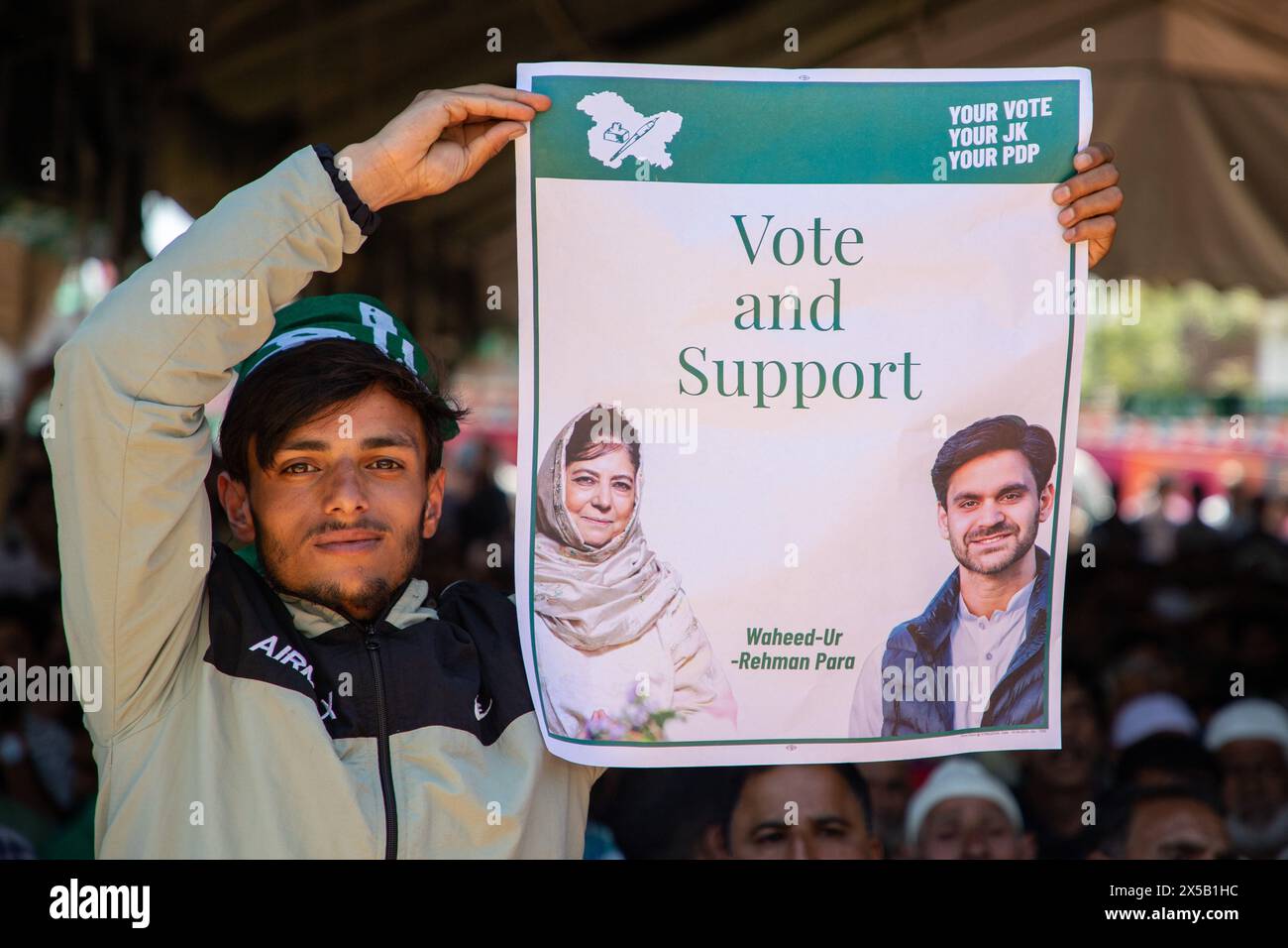 A supporter of the Jammu and Kashmir Peoples Democratic Party (PDP ...