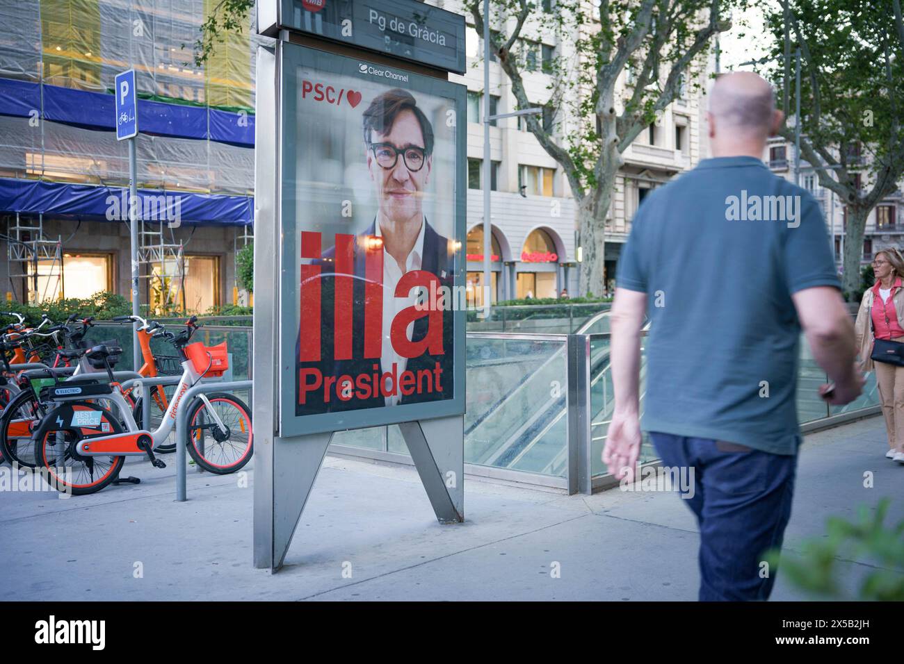 Barcelona, Spain. 7th May, 2024. A poster of Partido Partido Socialista ...