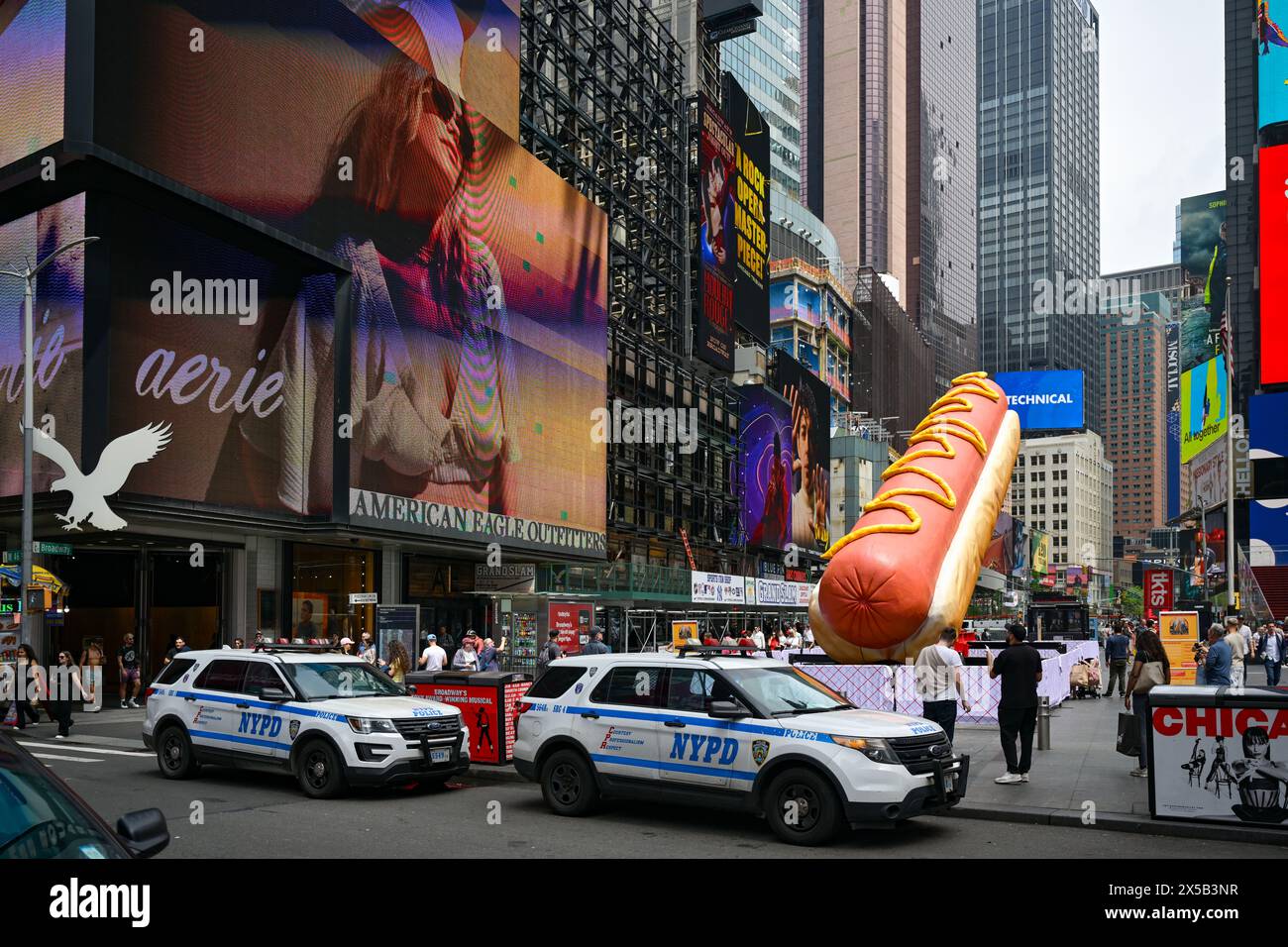 A 65 foot animatronic installation titled 'Hot Dog in the City' by ...