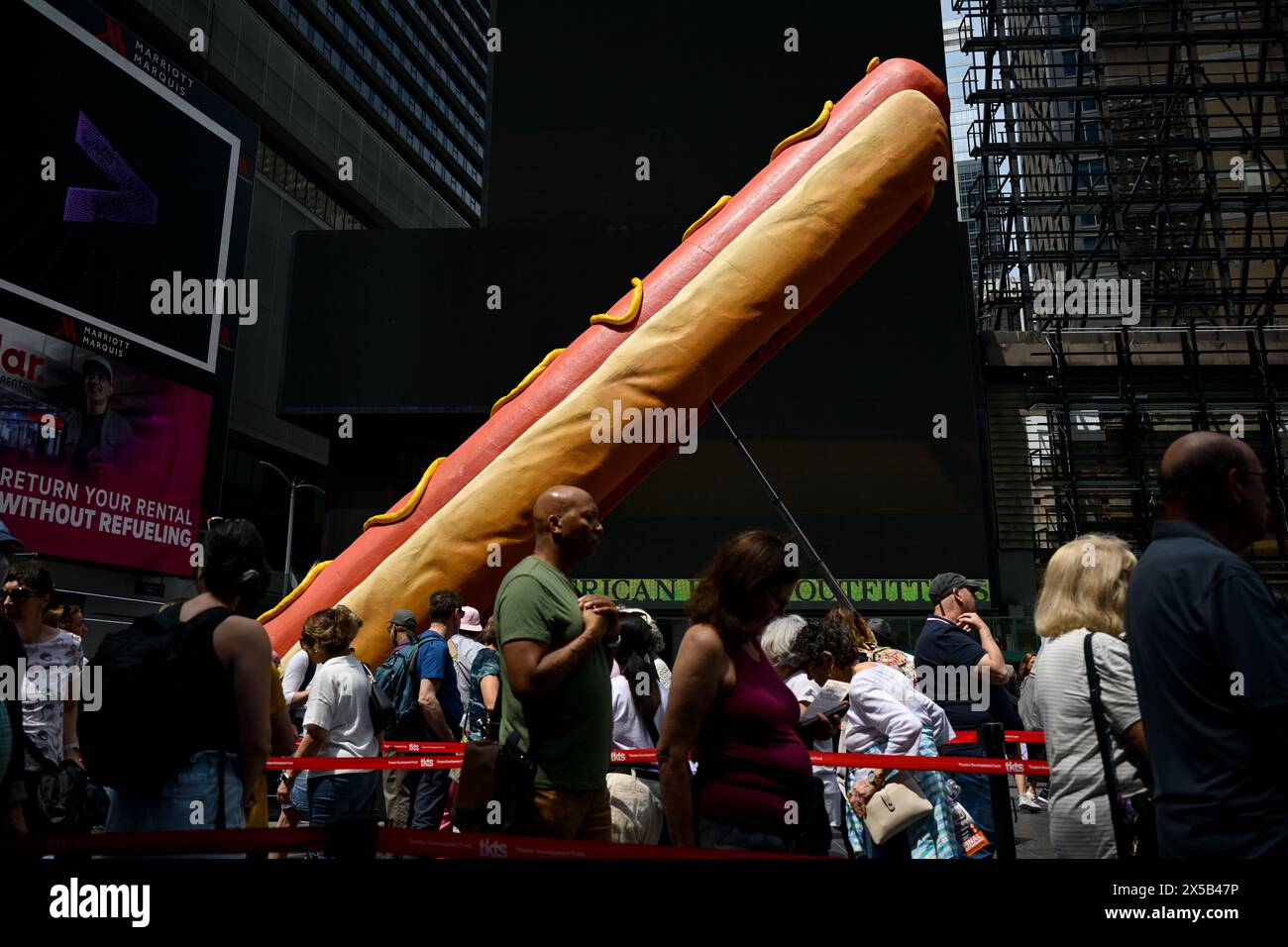 A 65 foot animatronic installation titled 'Hot Dog in the City' by ...