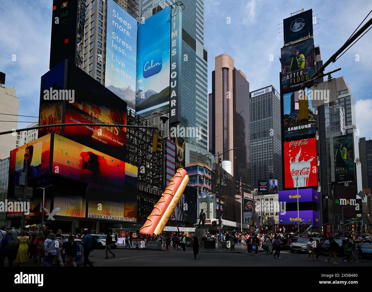 A 65 foot animatronic installation titled 'Hot Dog in the City' by ...