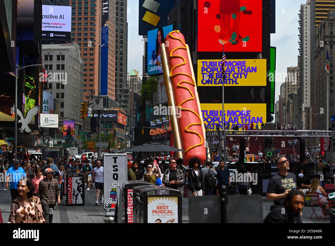 A 65 foot animatronic installation titled 'Hot Dog in the City' by ...