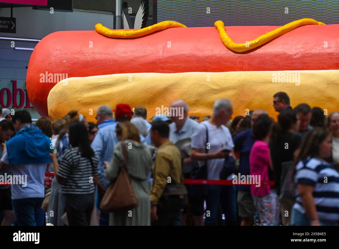 A 65 foot animatronic installation titled 'Hot Dog in the City' by ...