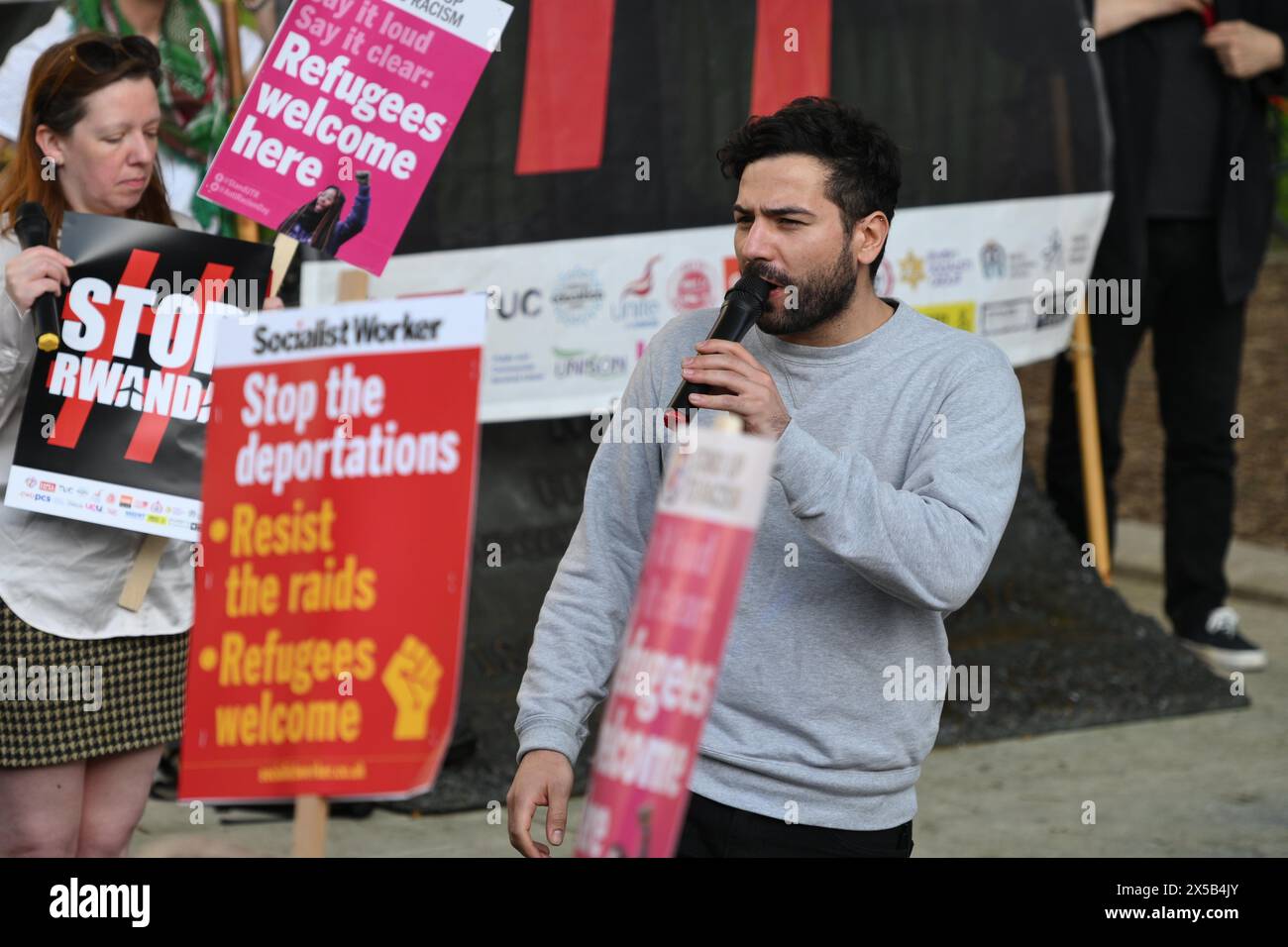 London, England, UK. 8th May, 2024. People gather outside Downing ...