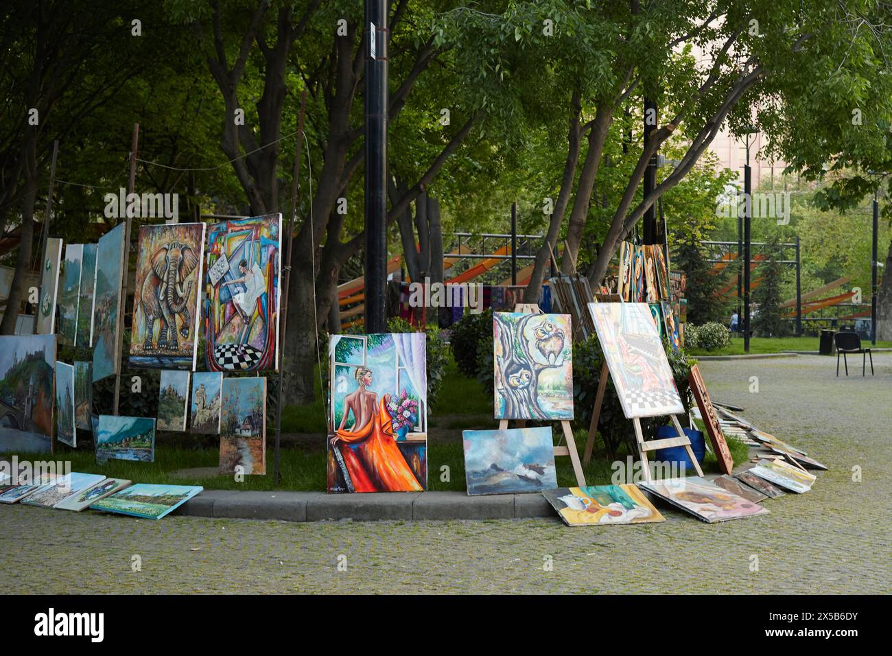 Deda ena statue hi-res stock photography and images - Alamy