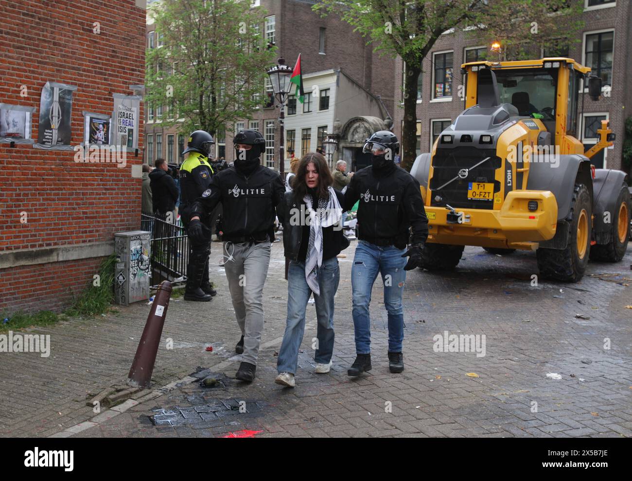 Amsterdam, Netherlands. 08th May, 2024. Dutch anti-riot police break ...