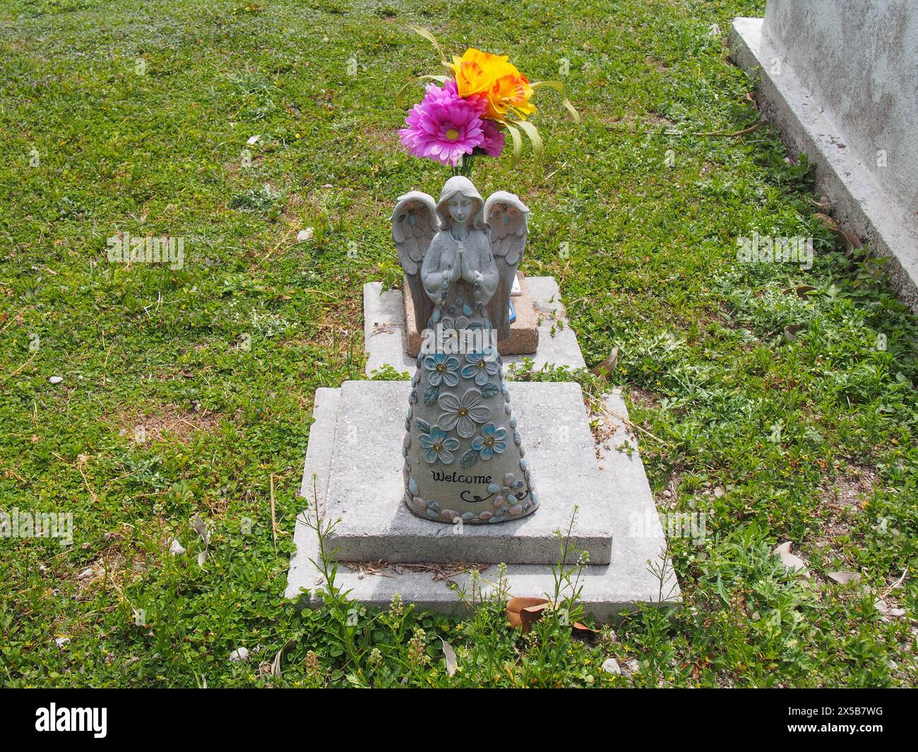 Angel statue grave marker at the Key West Cemetery, Key West, FL, USA ...