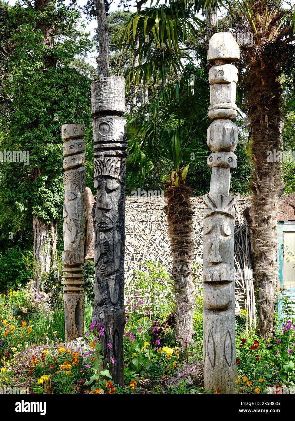 Totems de jardin hi-res stock photography and images - Alamy