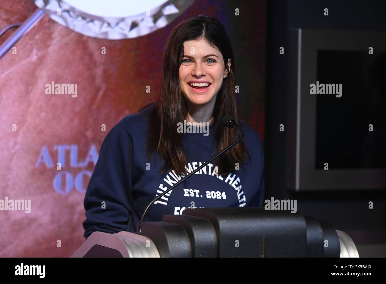 Alexandra Daddario lights the Empire State Building in honor of ...