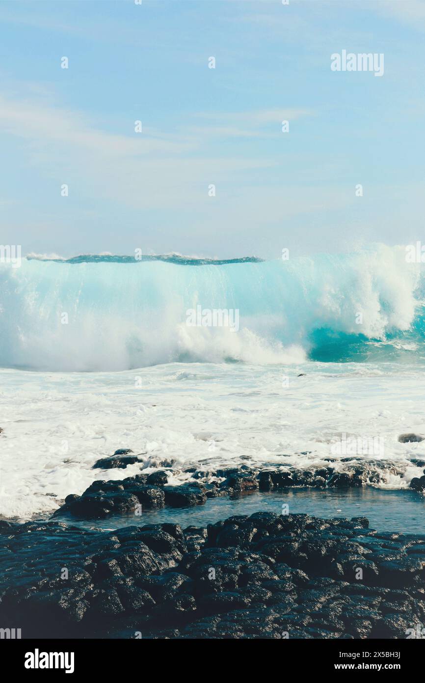 Huge waves big wave hi-res stock photography and images - Alamy