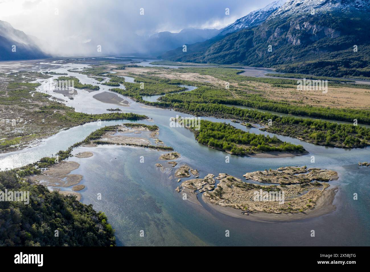 The widely branching arms of river Rio Ibanez, near Villa Cerro ...