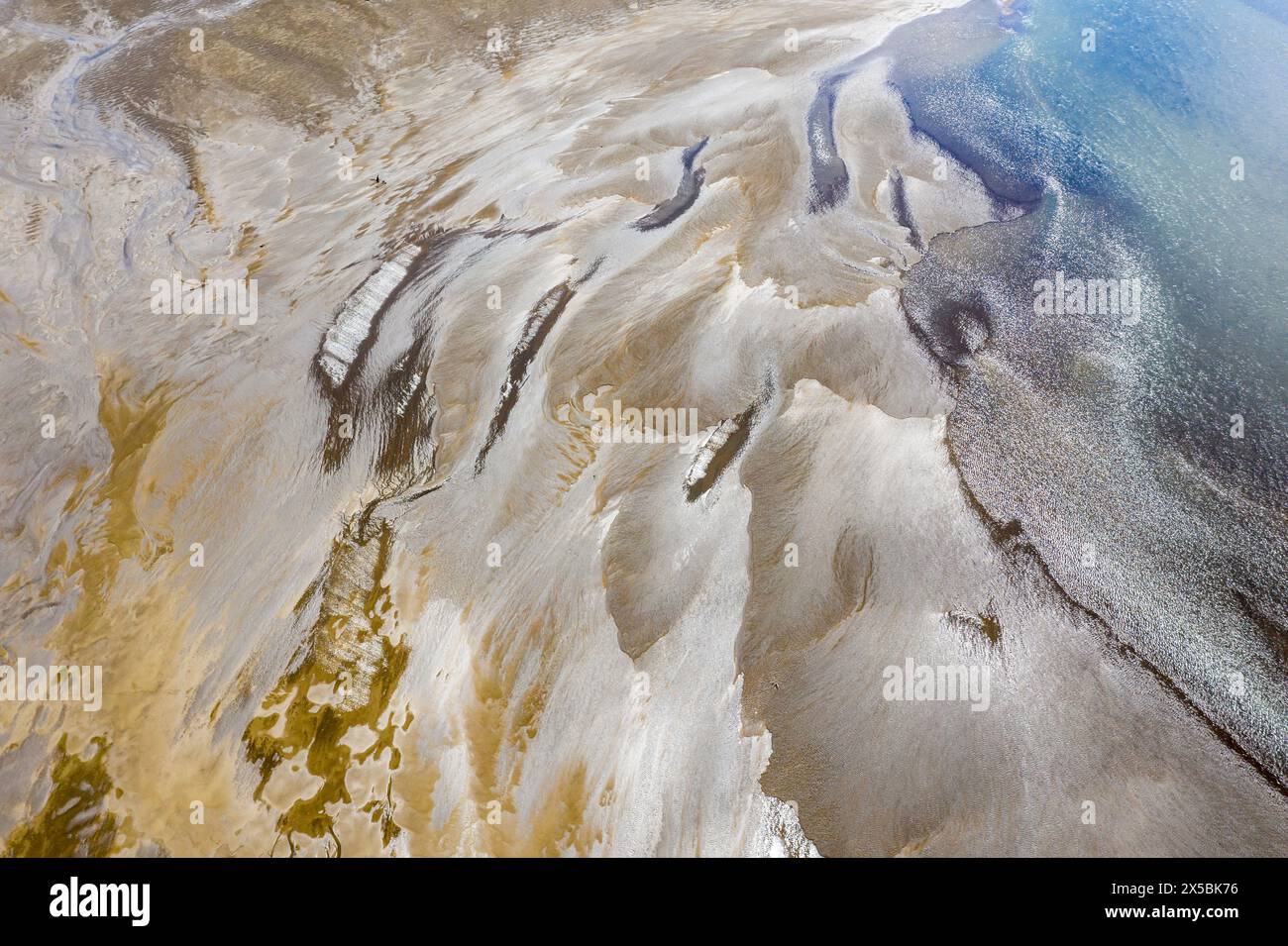 Sandbank in the river Rio Ibanez short before flowing into lake Lago ...