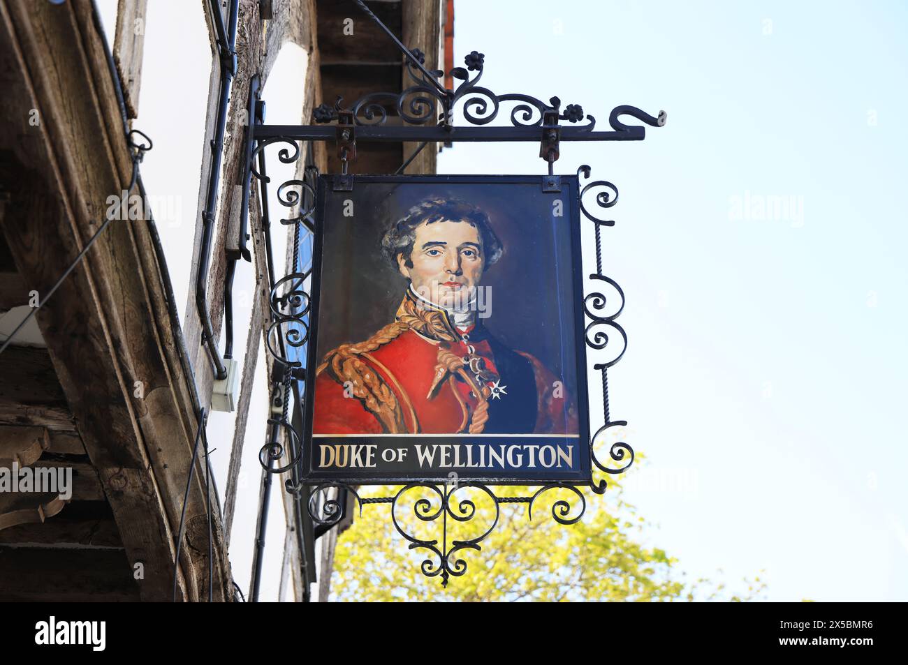 Duke of Wellington pub on Bugle Street, Southampton, in historic ...