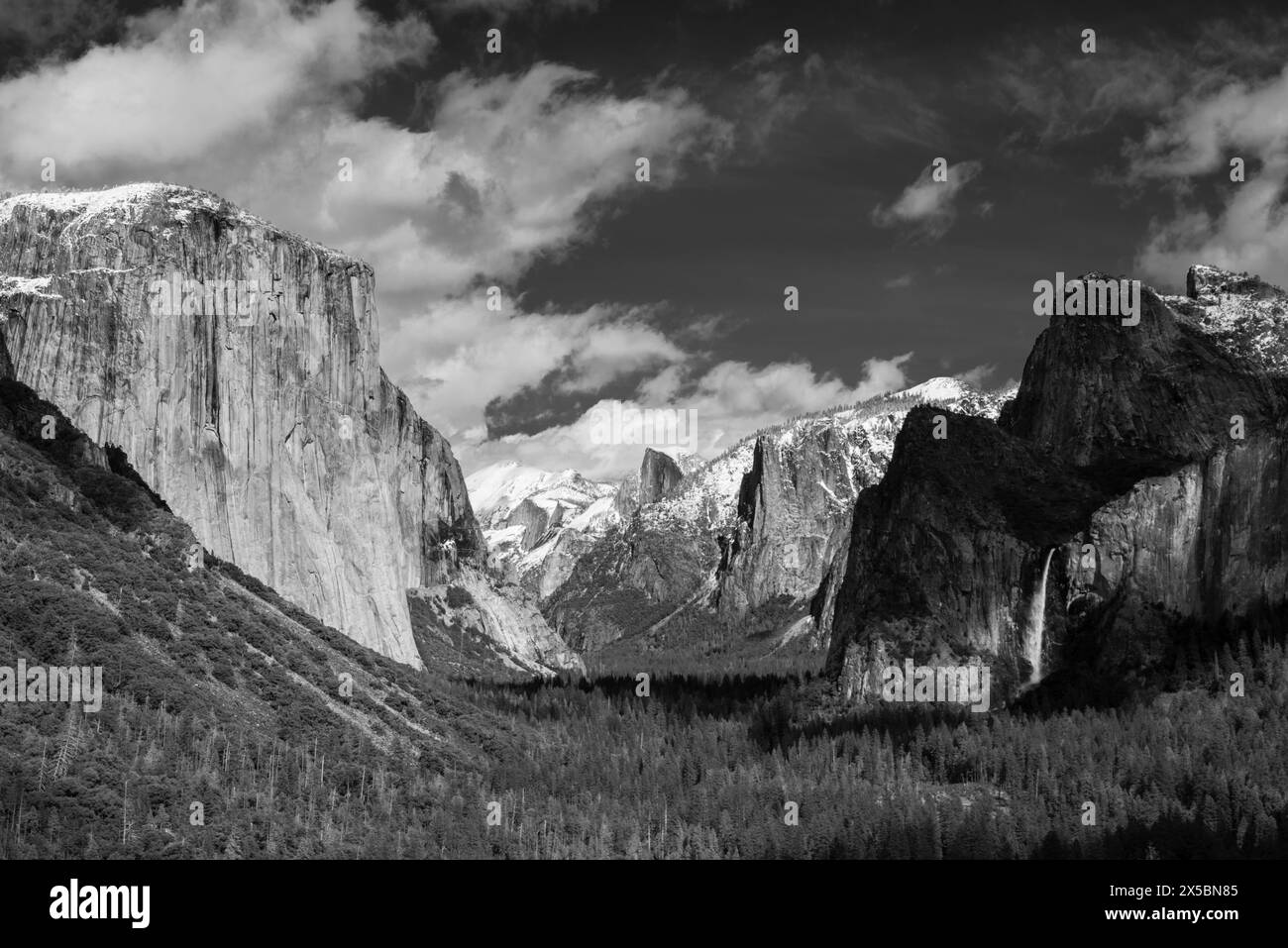 View of El Capitan, Half Dome, Bridalveil Falls and Yosemite Valley ...
