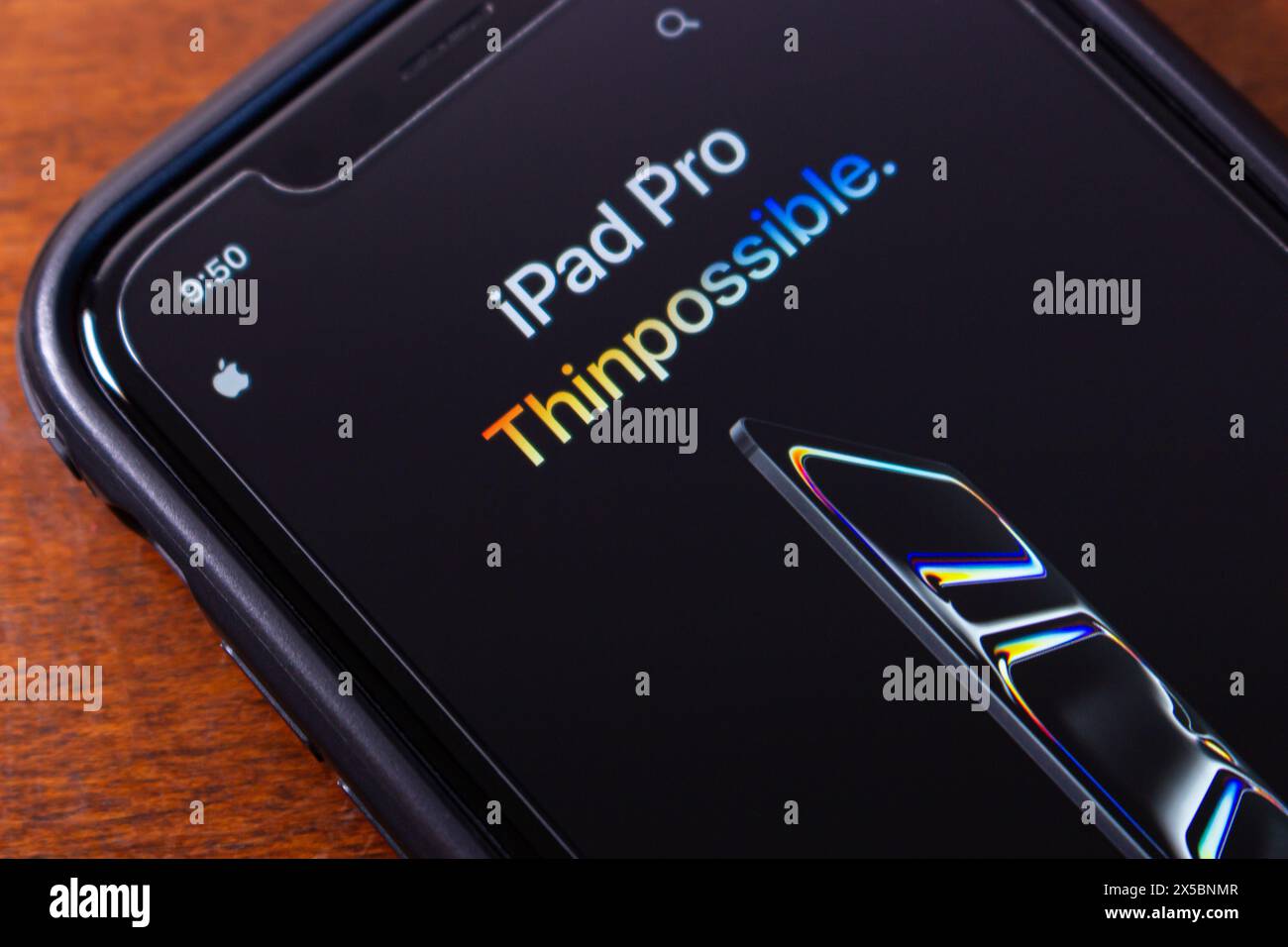 Ultra retina xdr display hi-res stock photography and images - Alamy