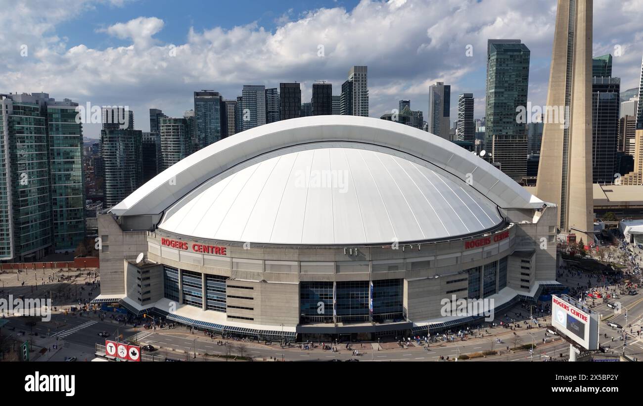 Rogers Centre Toronto home of theToronto Blue Jays Baseball Team ...