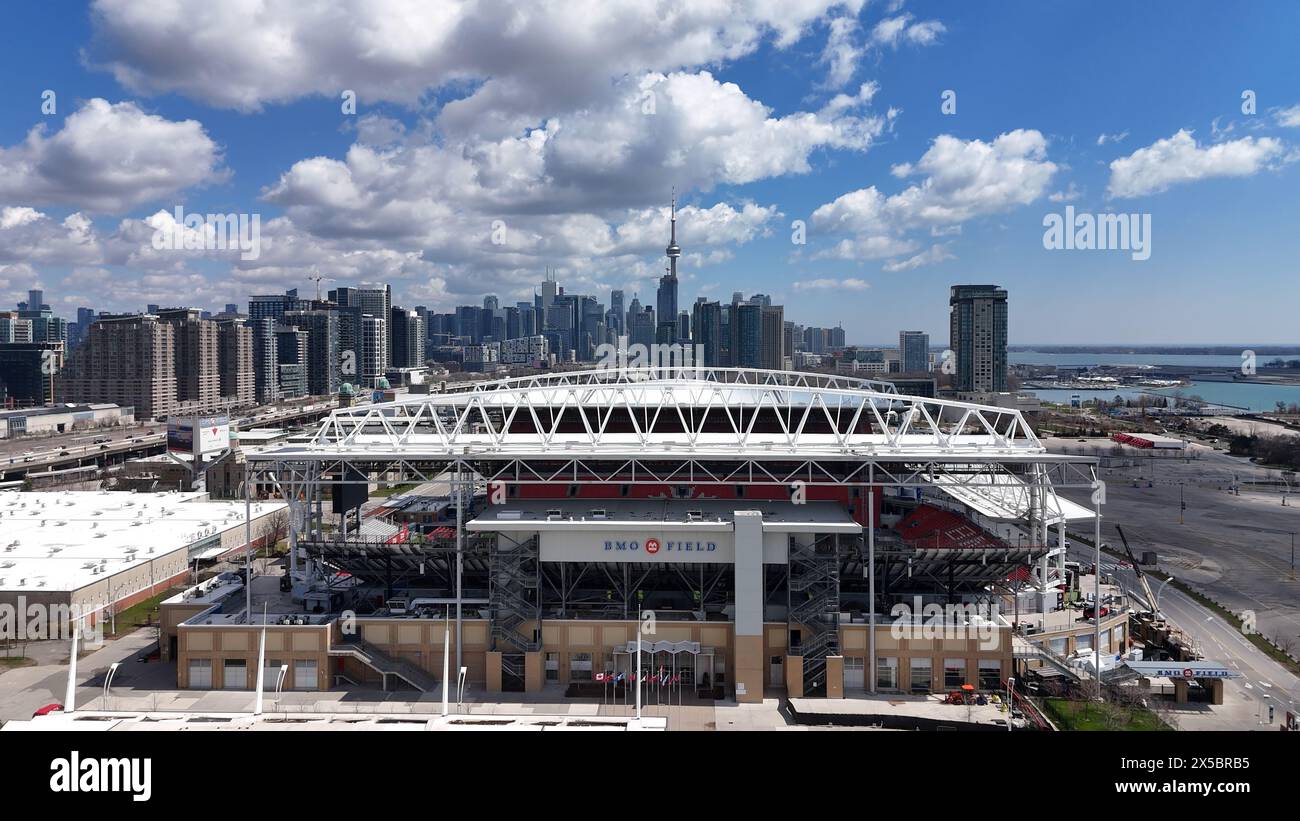 BMO Field inToronto and the amazing city skyline in the background ...