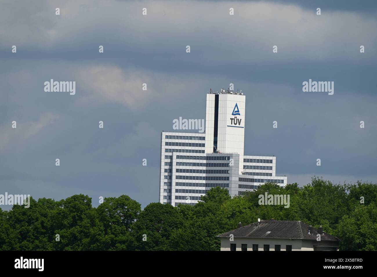 Tuv rheinland logo hi-res stock photography and images - Alamy