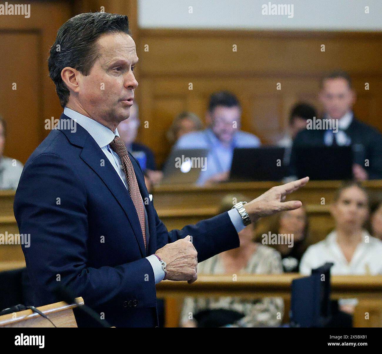 Defense attorney Alan Jackson questions a witness during the trial of ...