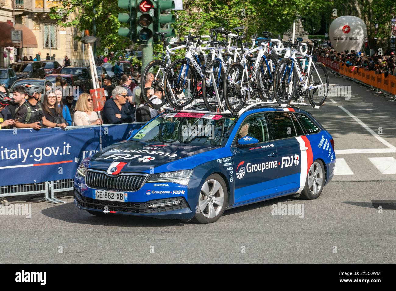 Giro d'Italia sponsors teams at the great cycling race, with technical ...