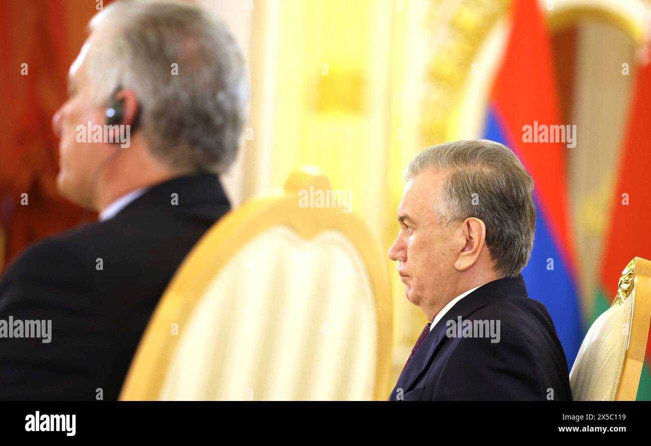 Pipeline with flags uzbekistan hi-res stock photography and images - Alamy