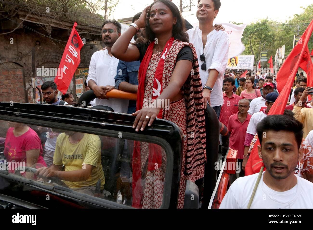 Kolkata, India. 08th May, 2024. Road show of CPI(M) Serampore ...