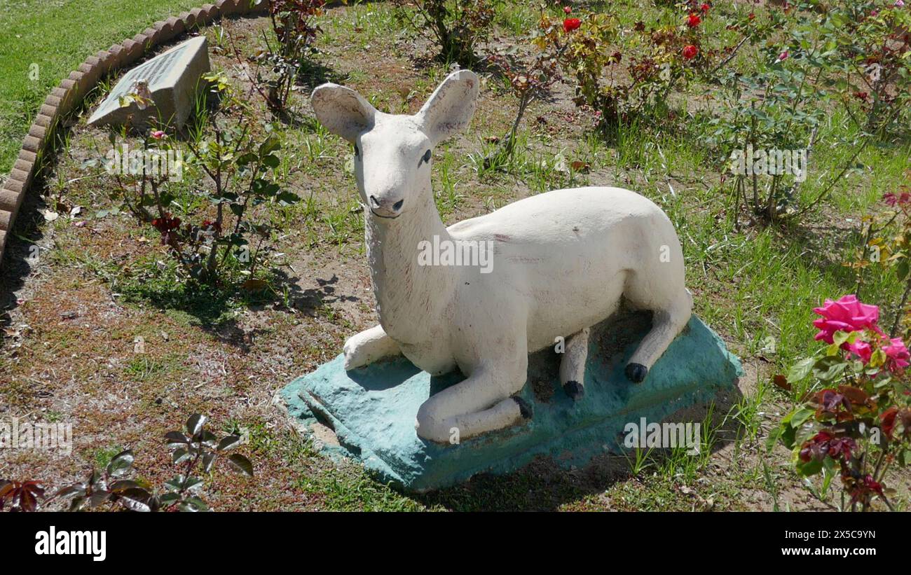 Santa Monica, California, USA 6th May 2024 Deer Statue at Woodlawn ...