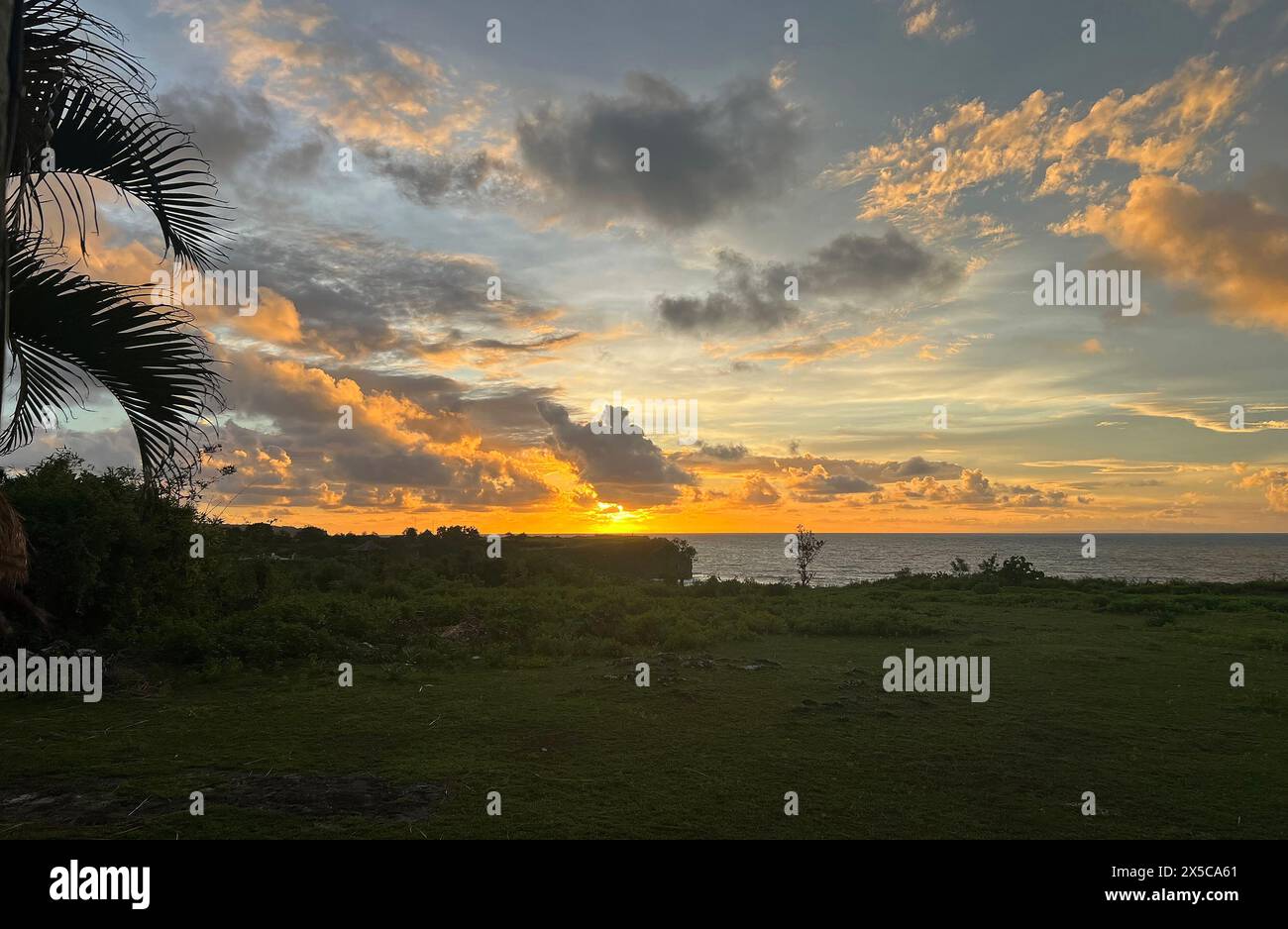 Sunset cliff balangan beach bali hi-res stock photography and images ...