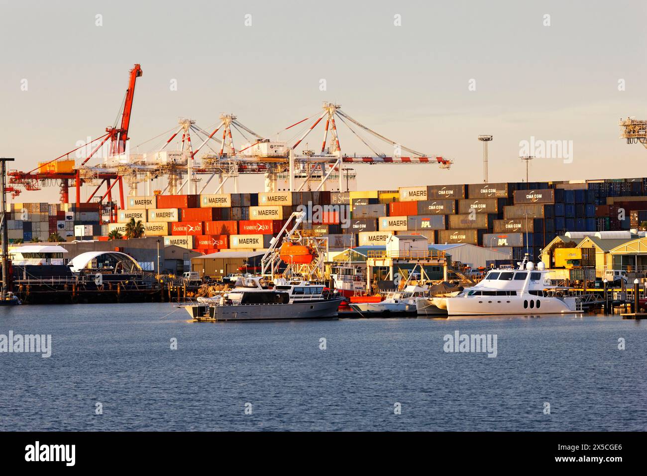 Rous head harbor hi-res stock photography and images - Alamy