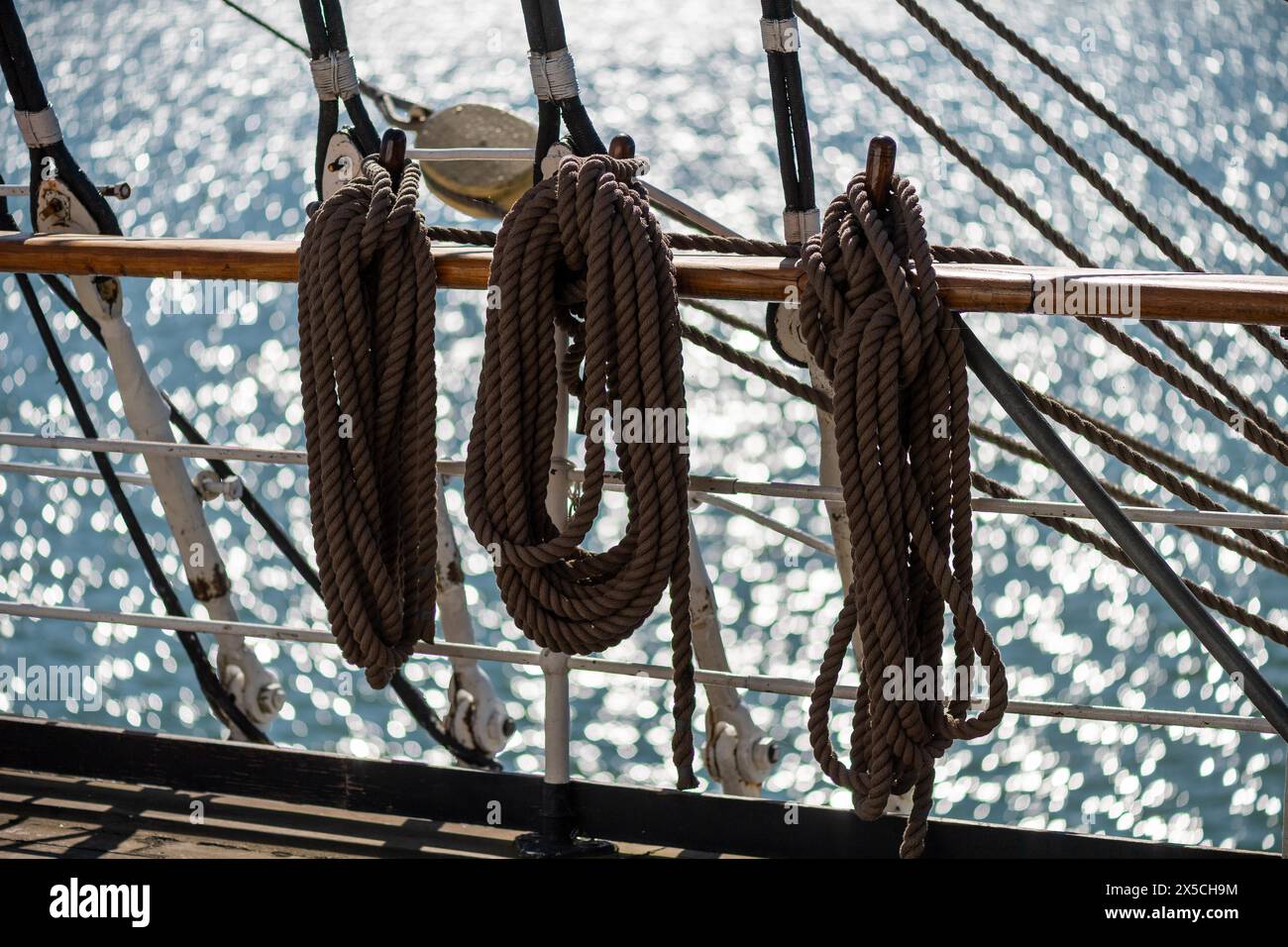 Rigging, steel four-masted barque Pommern, windjammer with jubilee rig ...
