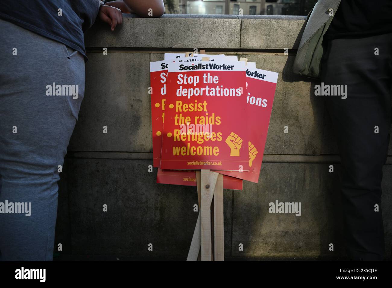 Placards leaning against wall hi-res stock photography and images - Alamy