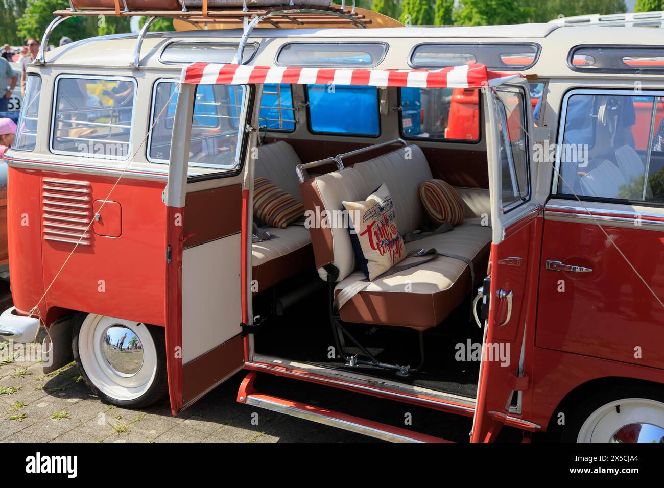 Volkswagen VW Transporter T1 Bulli, Samba minibus, 41st May Beetle ...