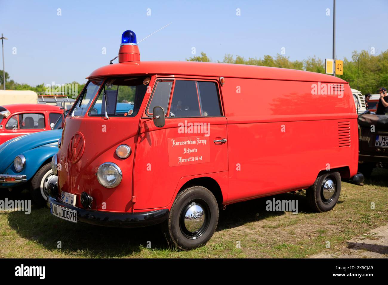 Volkswagen sprinter hi-res stock photography and images - Alamy