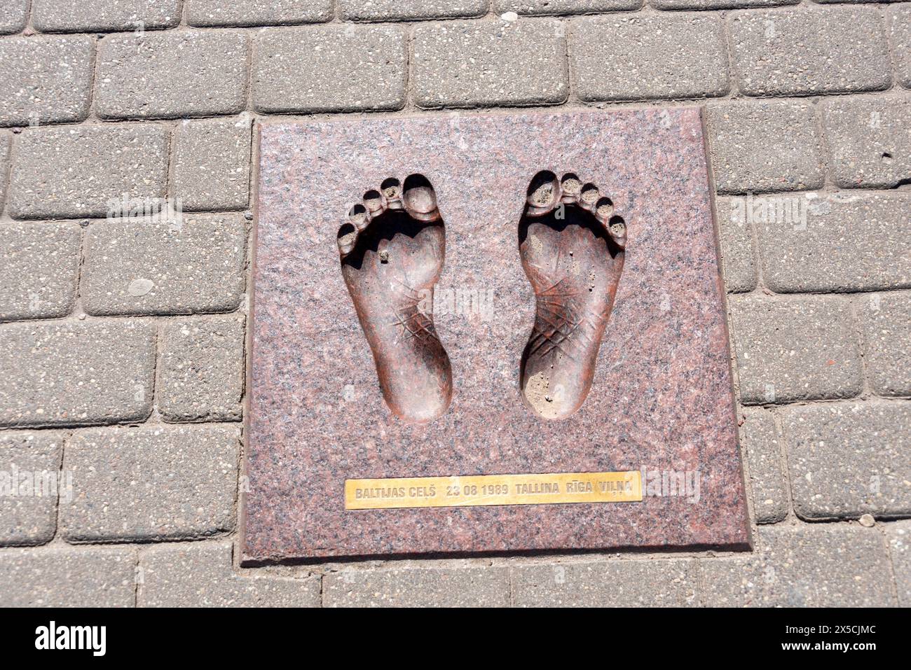 Human chain lithuania 1989 hi-res stock photography and images - Alamy