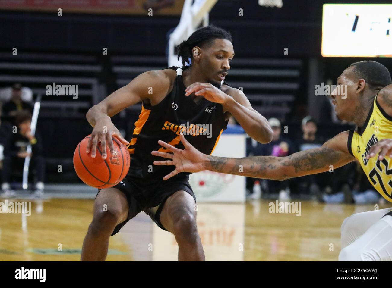 London, Canada. 8th May, 2024 The Sudbury 5 defeat the London Lightning ...