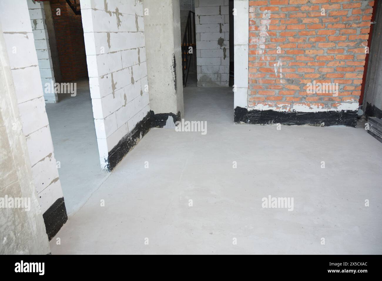 Waterproofing walls hi-res stock photography and images - Alamy