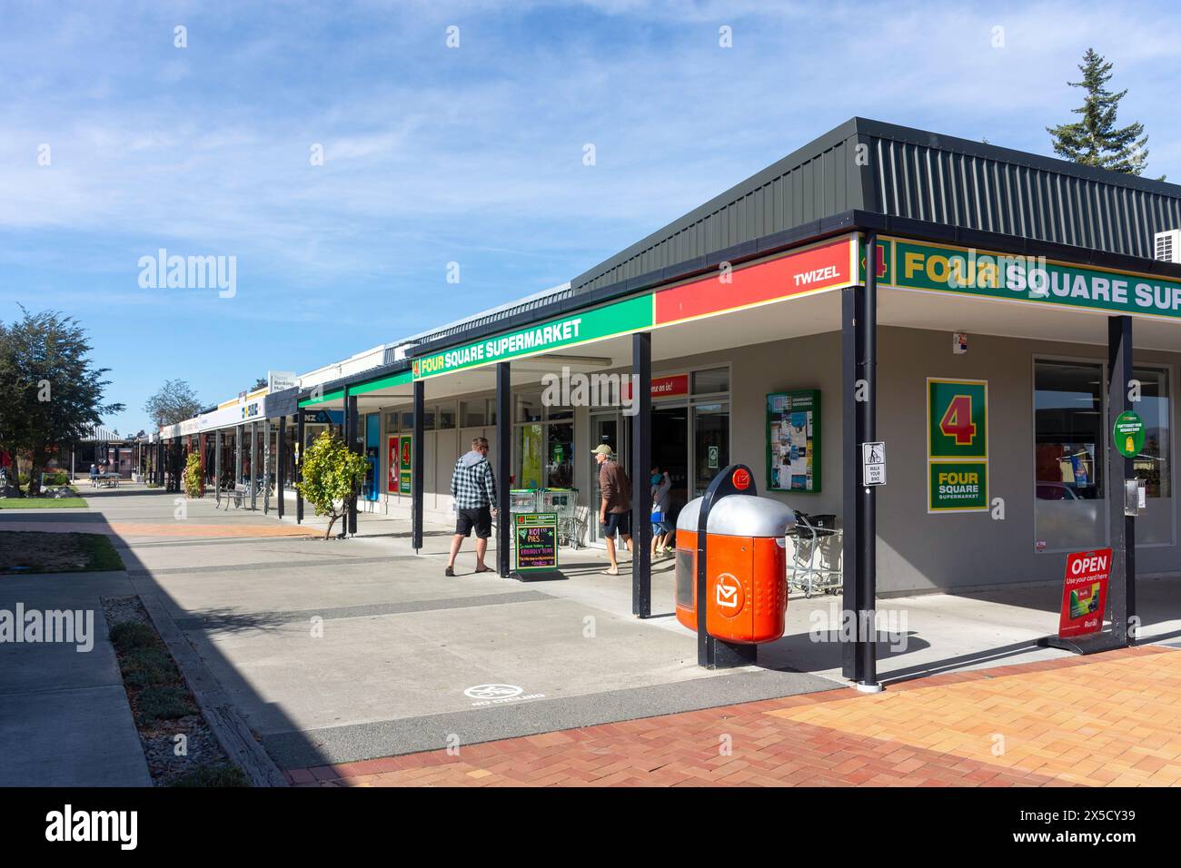Four Square supermarket, Market Place, Twizel, Mackenzie District ...
