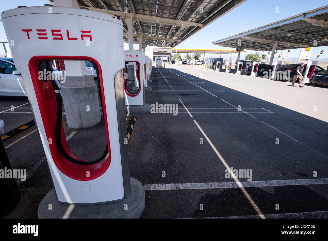Teslas supercharger network hi-res stock photography and images - Alamy