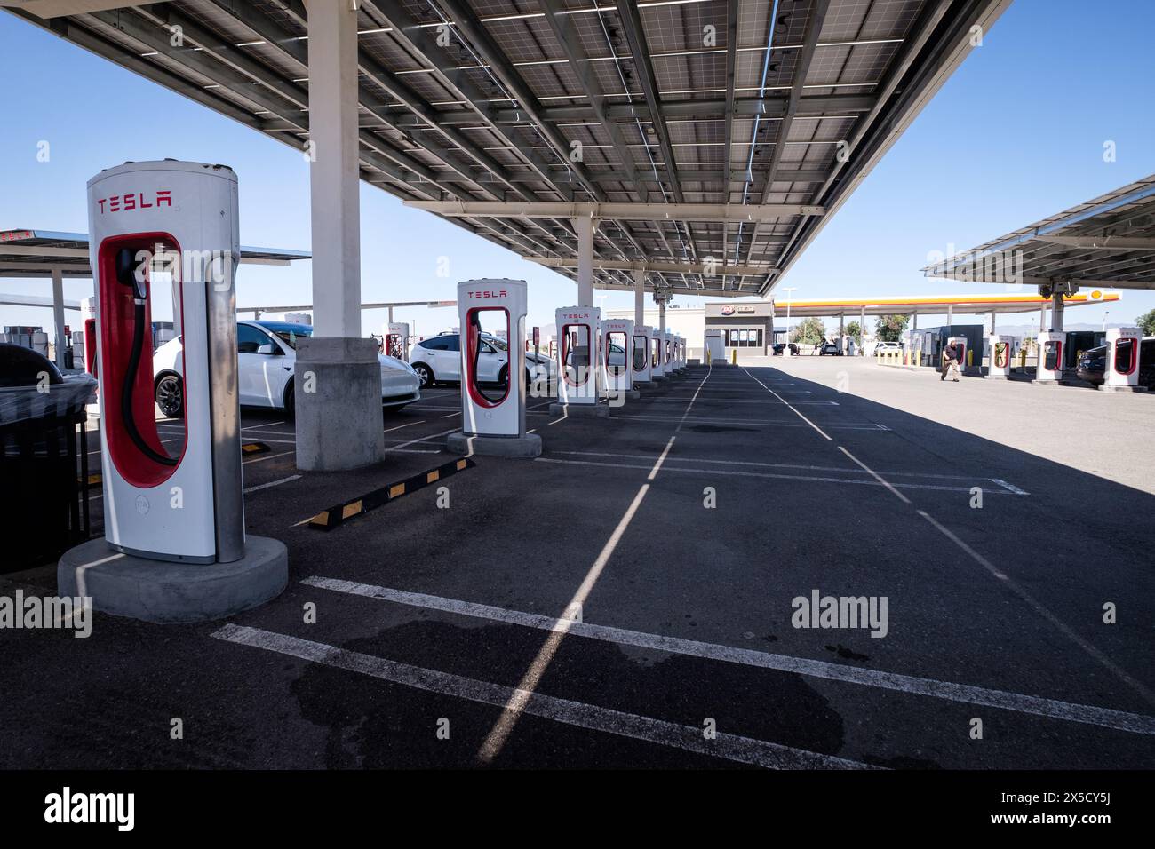 Teslas supercharger network hi-res stock photography and images - Alamy