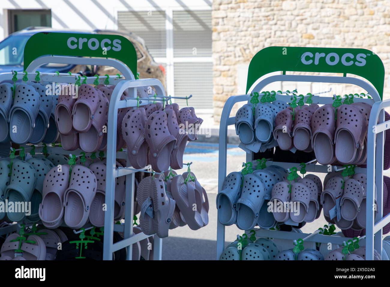 Bordeaux , France - 05 02 2024 : crocs text sign and logo brand front ...
