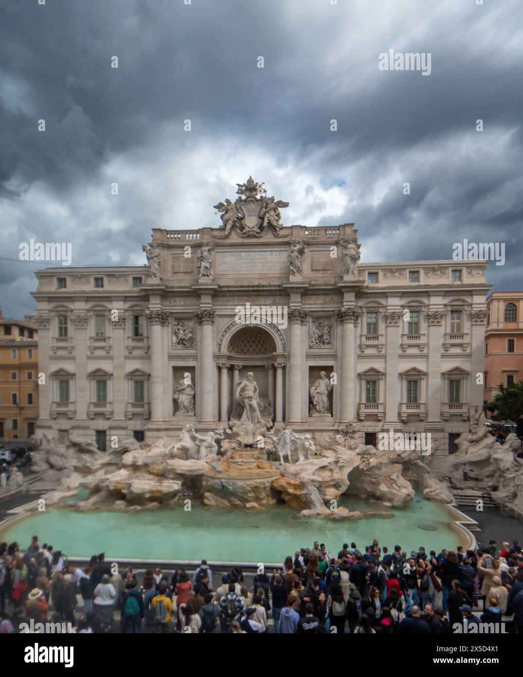 Trevi fountain fun hi-res stock photography and images - Alamy