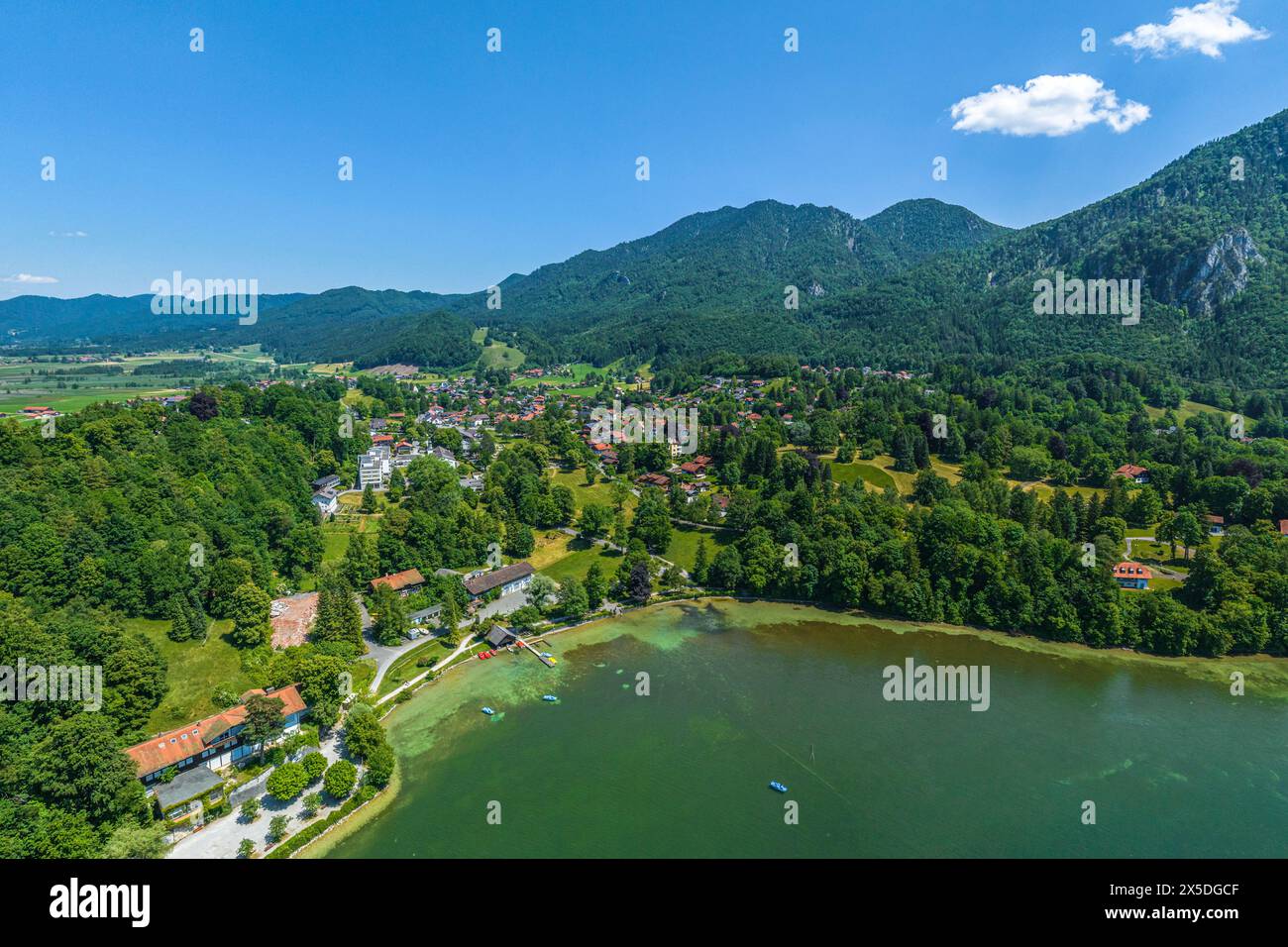 View of the Kochelsee and the municipality of Kochel am See in the Tölzer Land region Stock ...