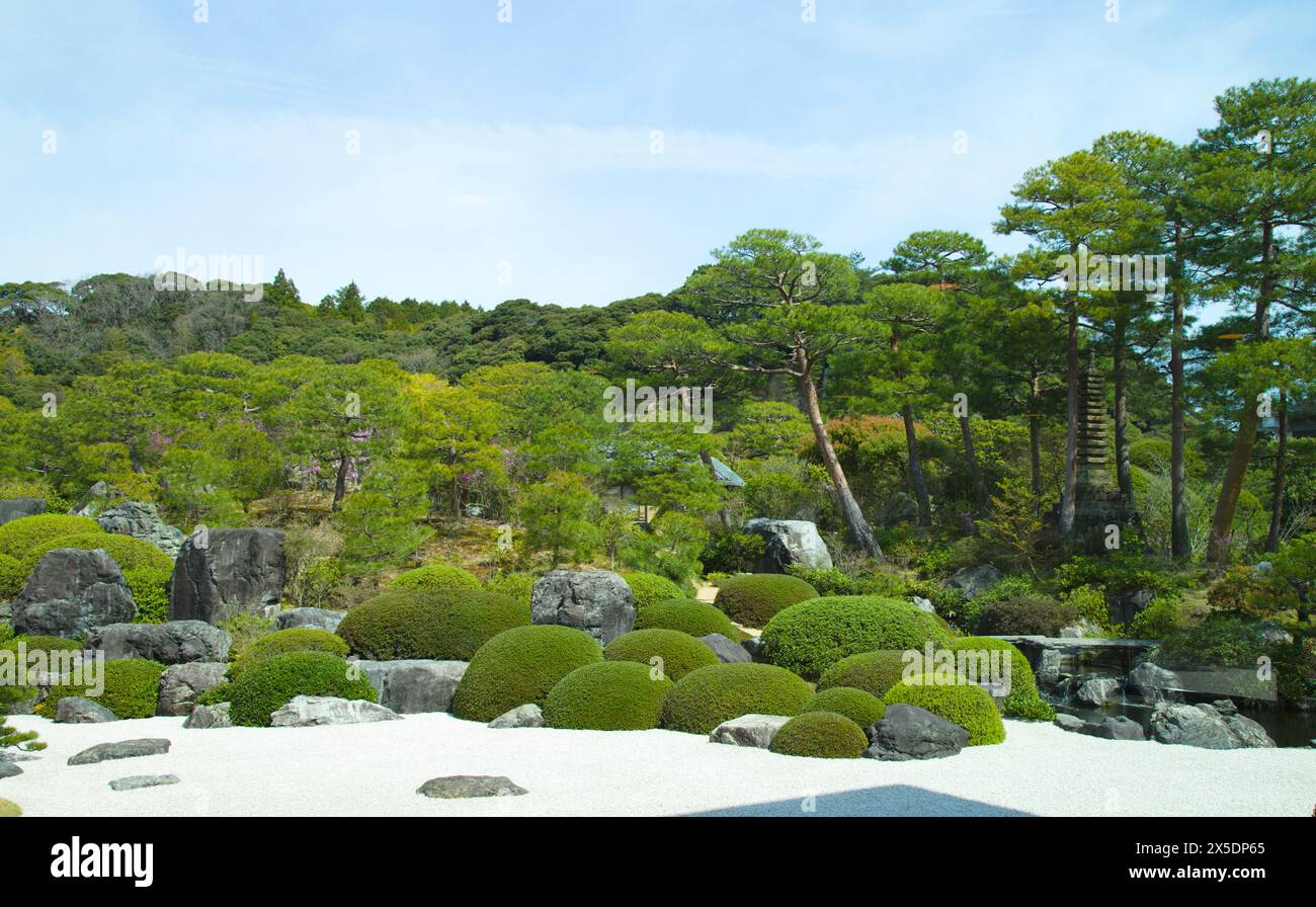 Japan, Matsue, Adachi Art Museum, garden Stock Photo - Alamy