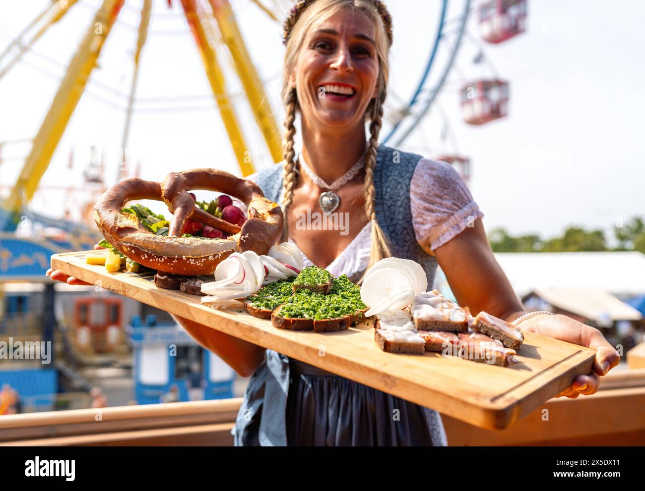 German traditional dress woman hi-res stock photography and images - Alamy