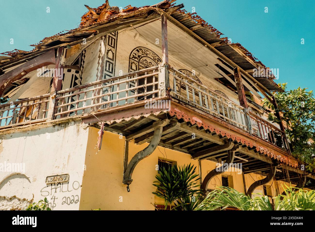 Old buildings in the Old Town of Mombasa in Kenya Stock Photo - Alamy
