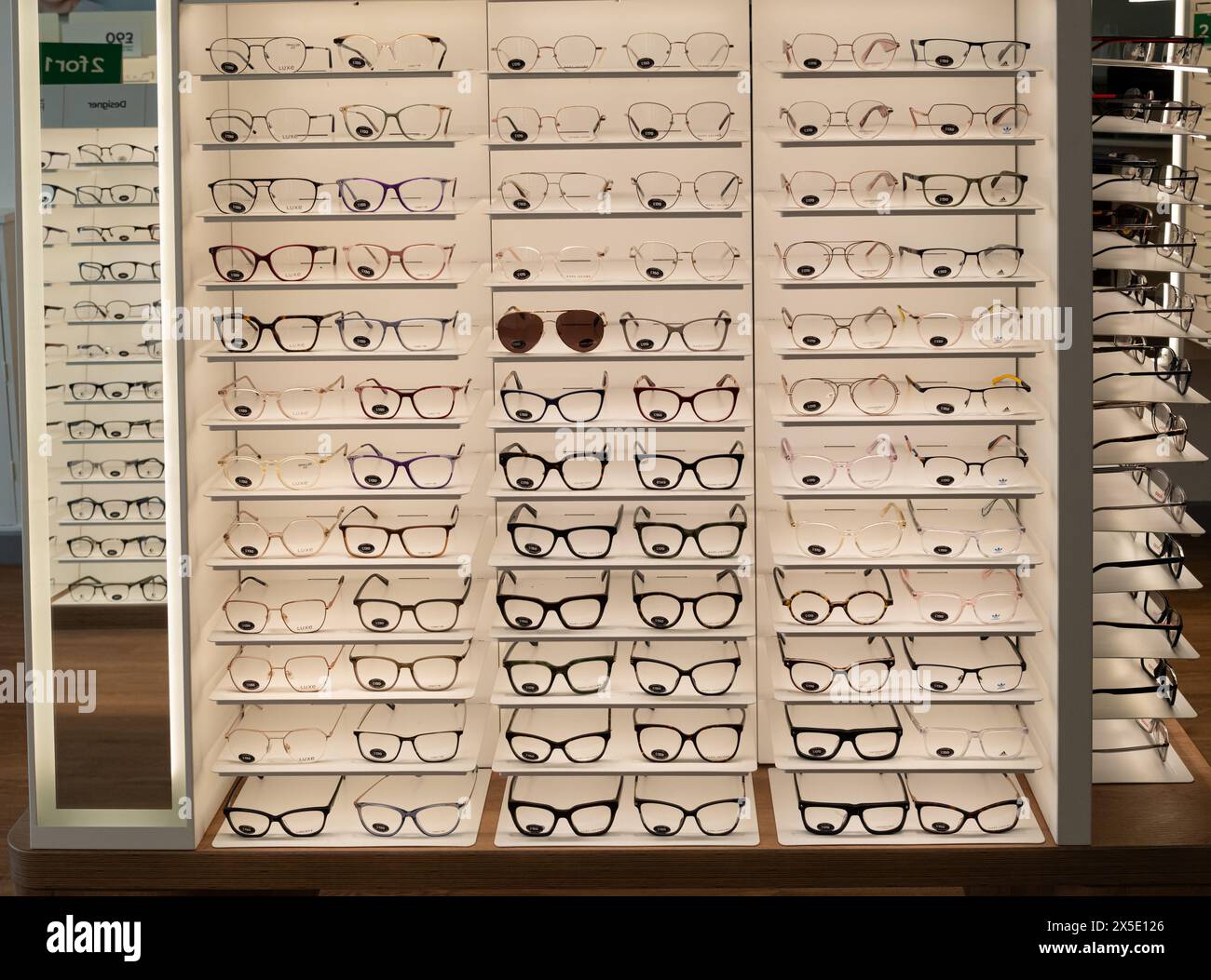 Glasses frames hi-res stock photography and images - Alamy