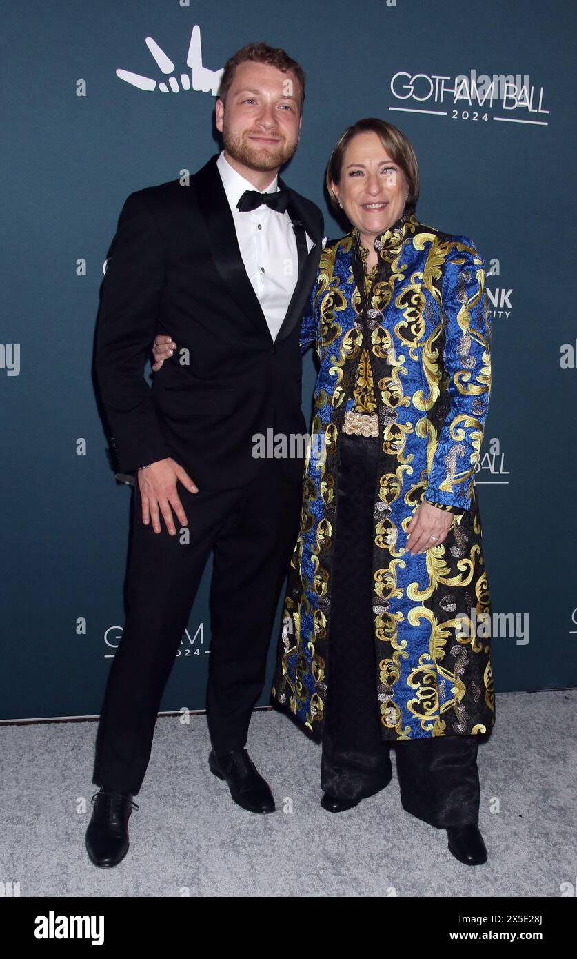 New York, NY, USA. 08th May, 2024. Leslie Gordon at the Food Bank For ...