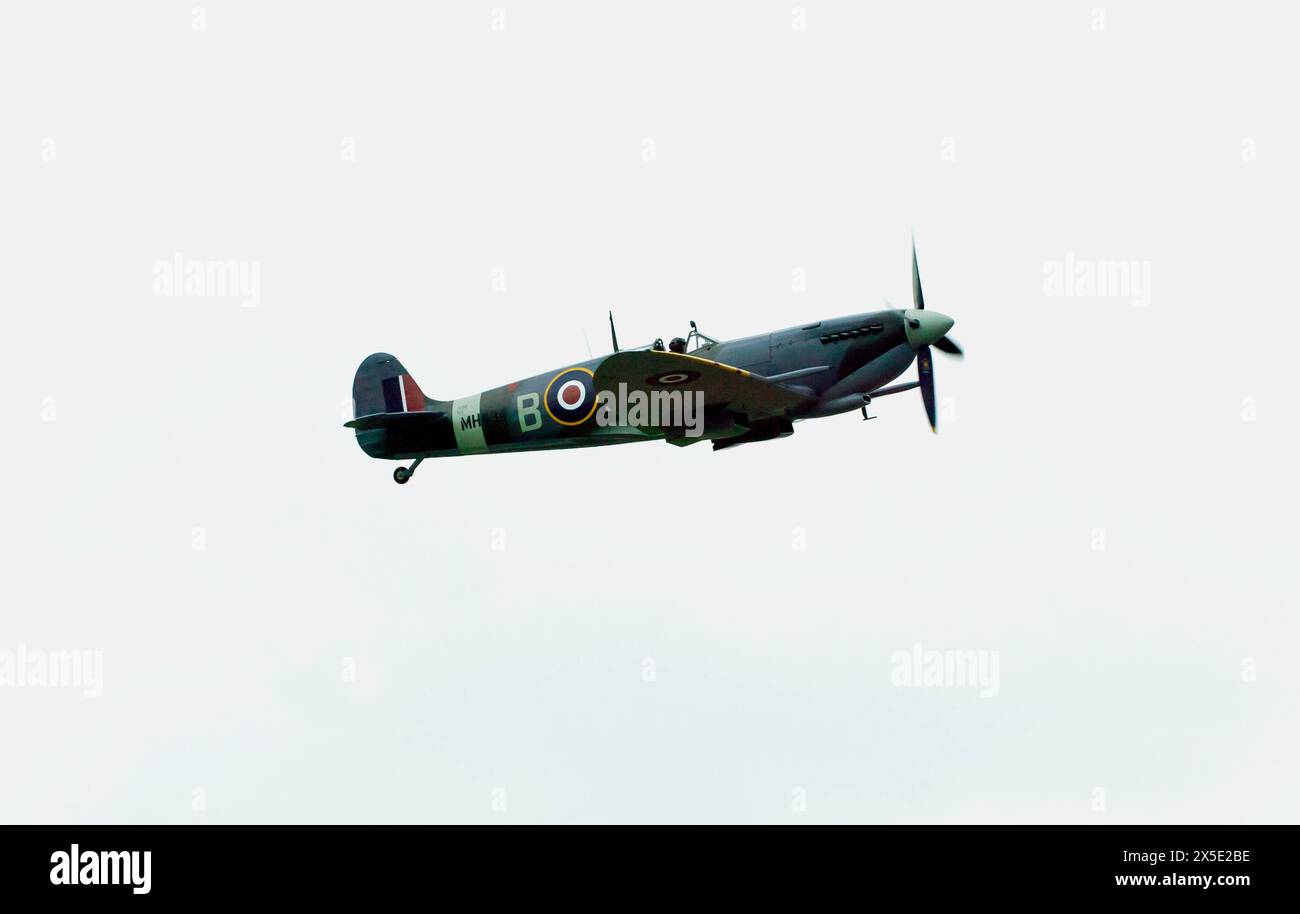 Supermarine Spitfire IX MH434 (G-ASJV) displaying at the 2010 Biggin ...